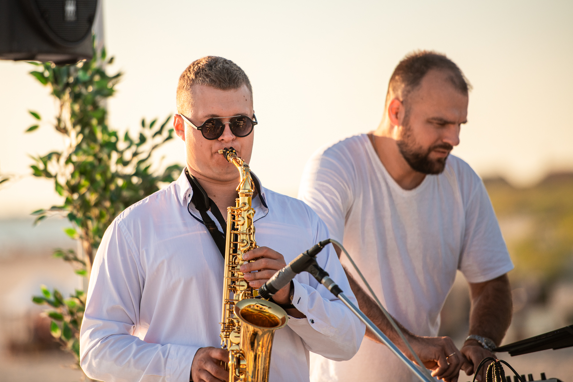 Šonedēļ “Red Sun Buffet” Liepājas pludmalē piedāvās trīs koncertus un ...