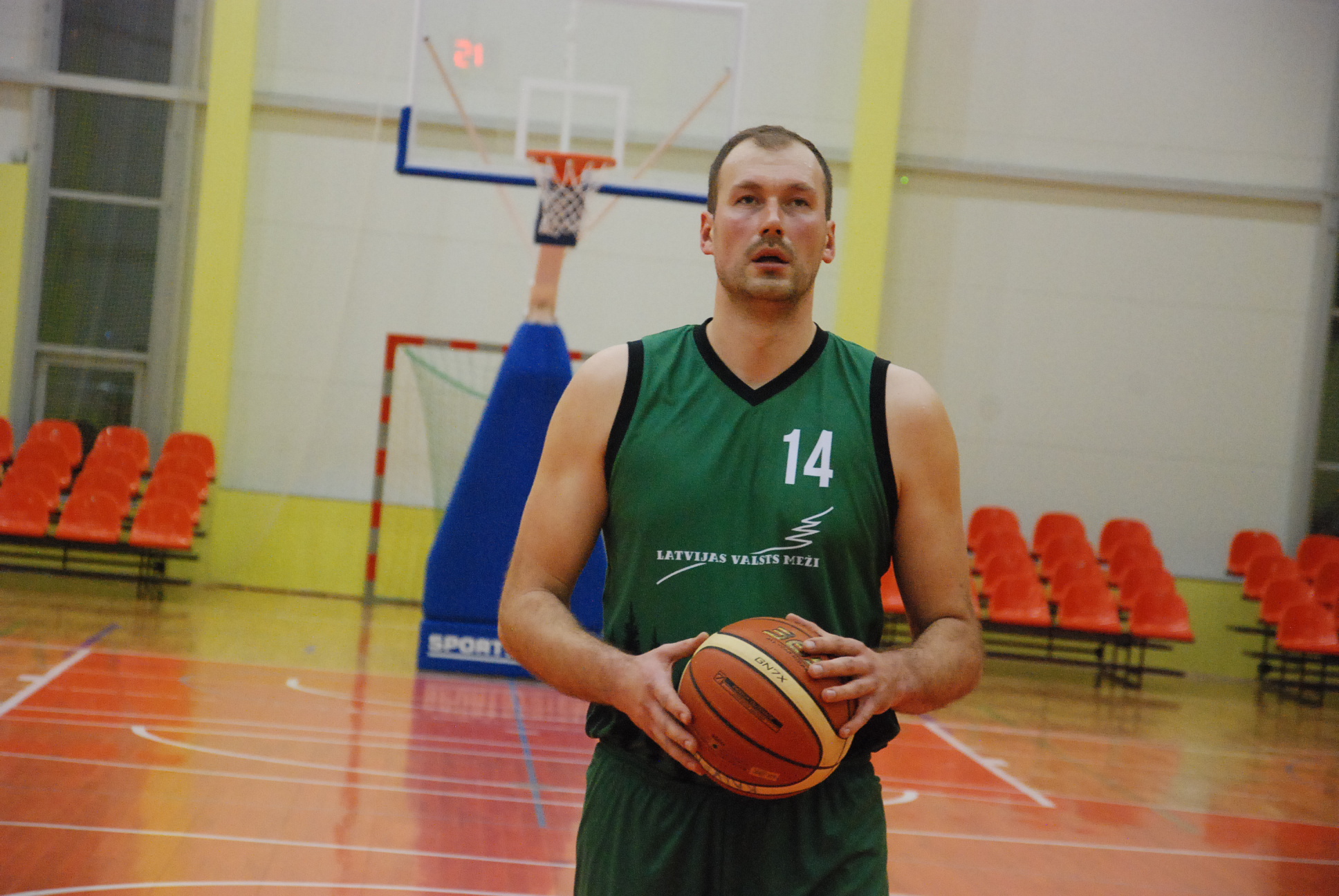 “Latvijas Valsts meži” un “Hasenpoth” ar uzvaru sāk Aizputes basketbola ...