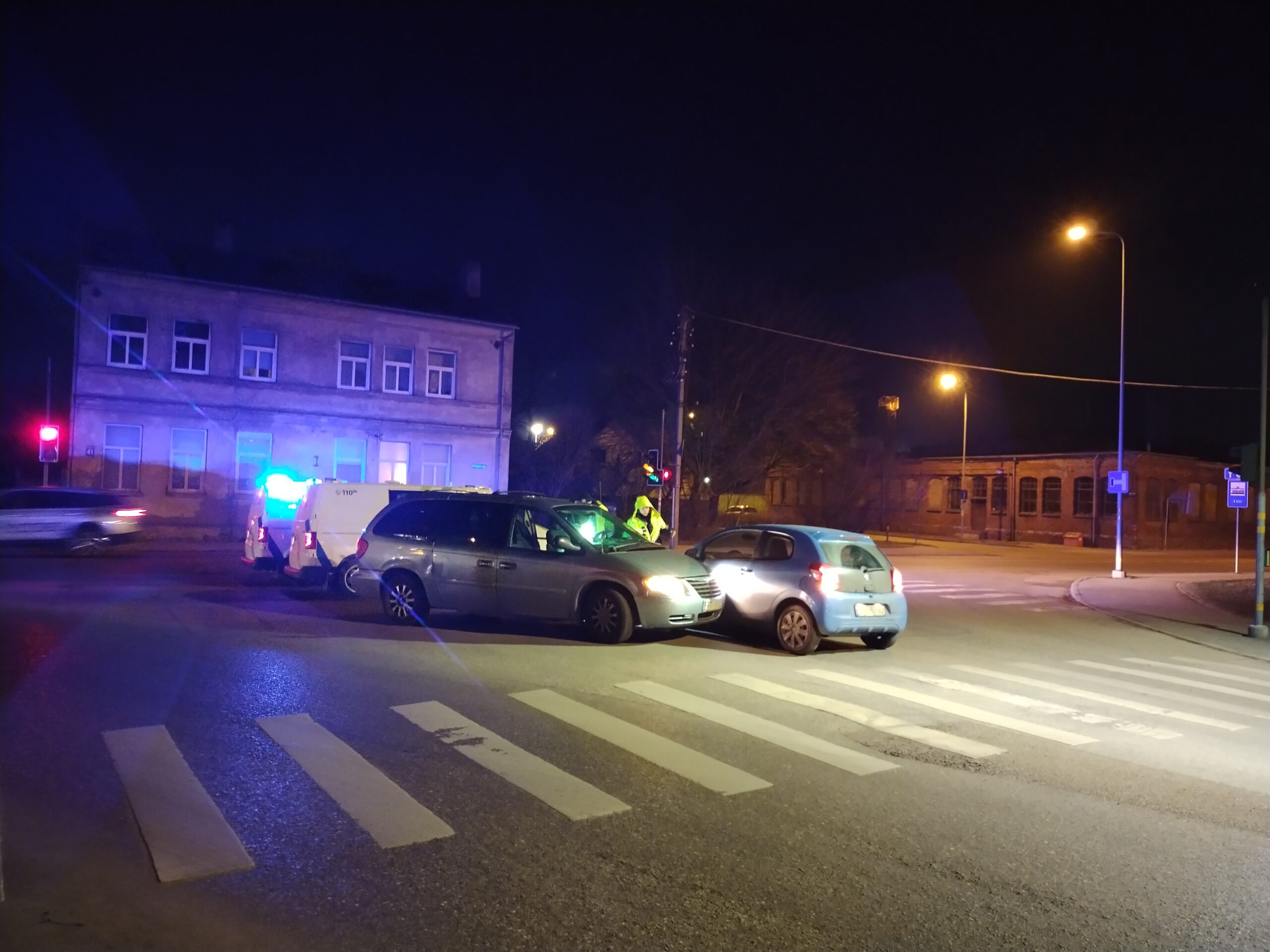 Avārija Liepājā: Svētdienas vakarā krustojums par šauru – ReKurZeme.lv